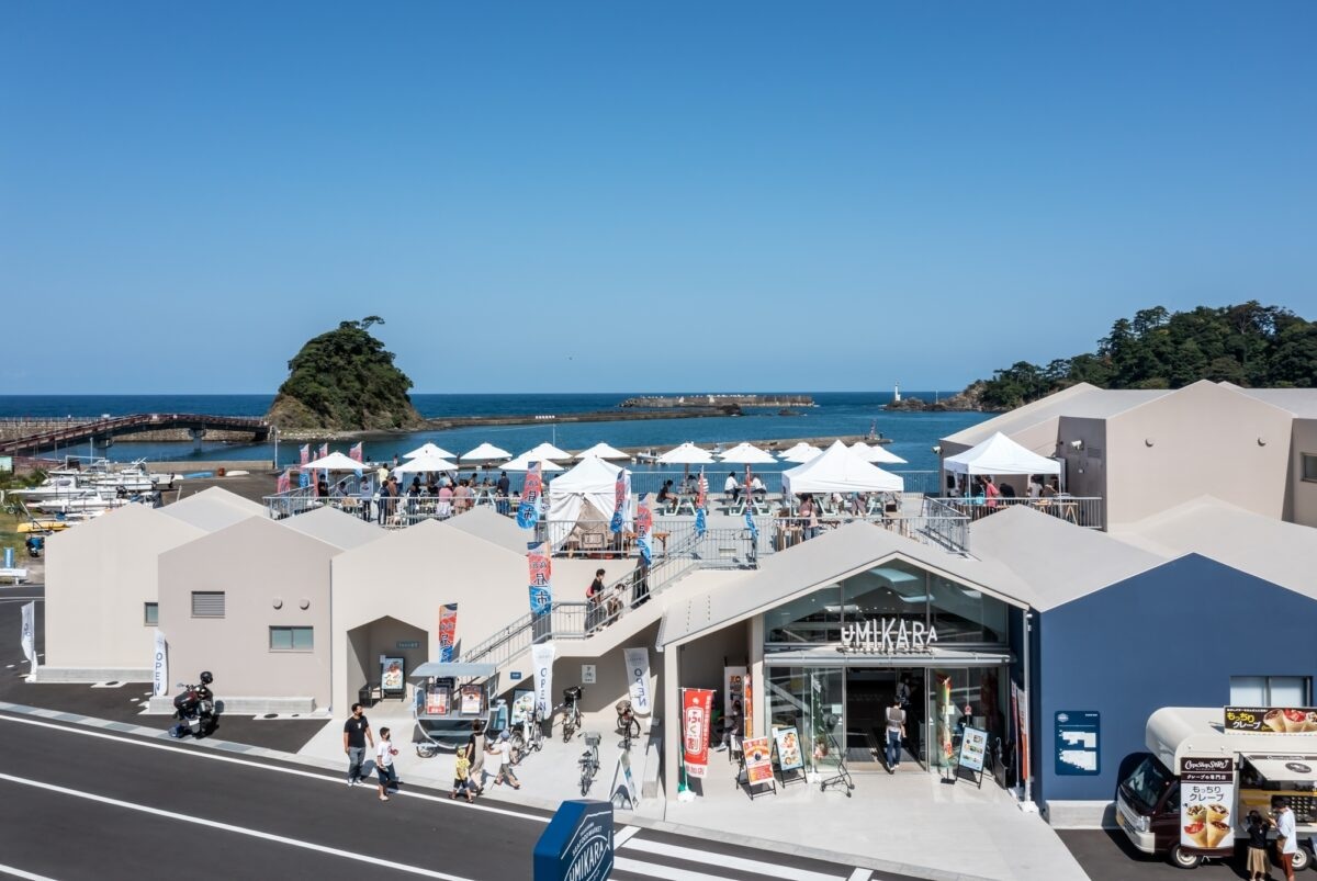 【福井県・高浜町】若狭湾に白砂の海岸線が8kmに広がり、若狭和田ビーチで環境認証「BLUE FLAG」を取得 - 里アプリ